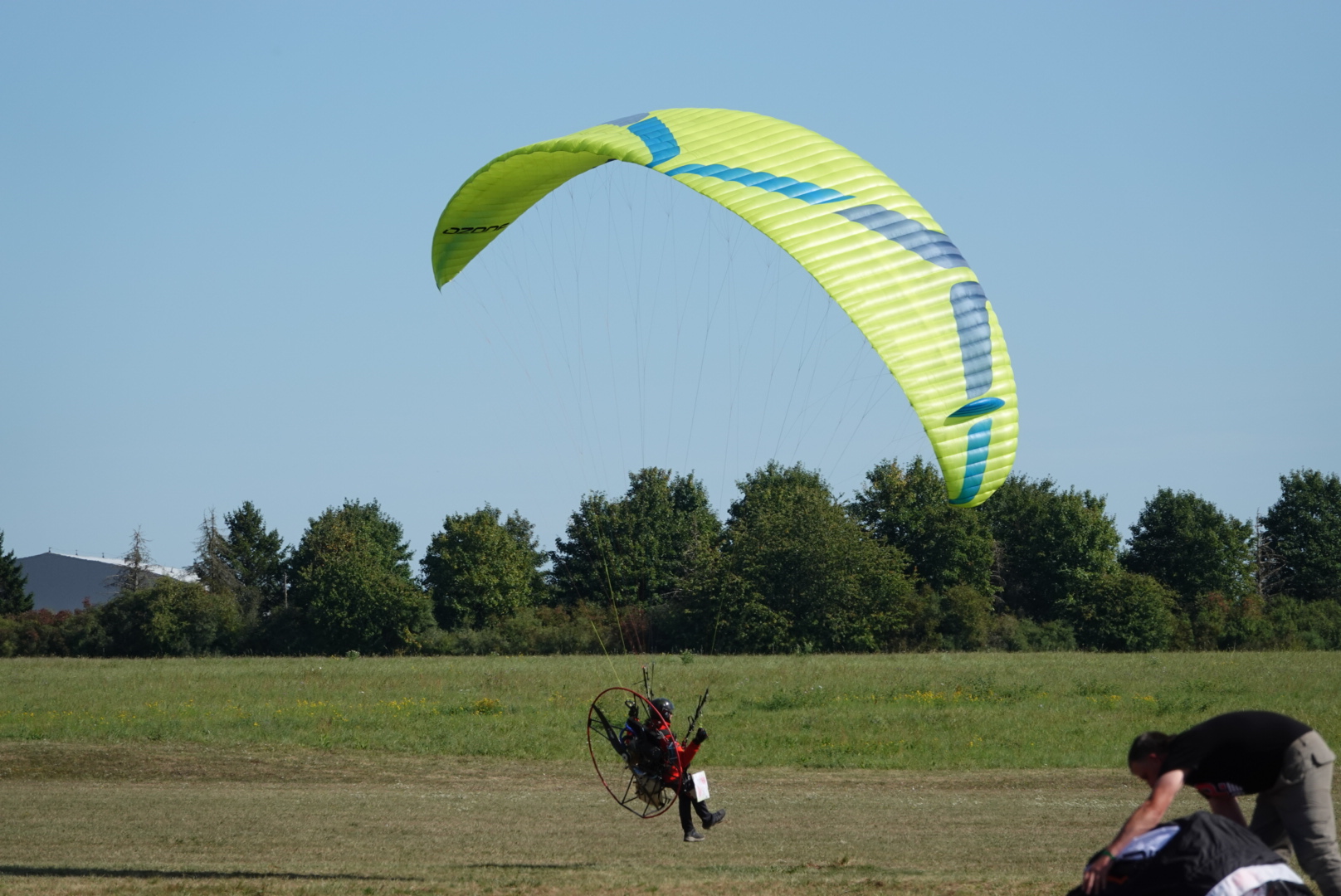 SELL: Wing DAGC (powered) Ozone Viper 6 100-140kg No water No trees No flying on the sand TC ...